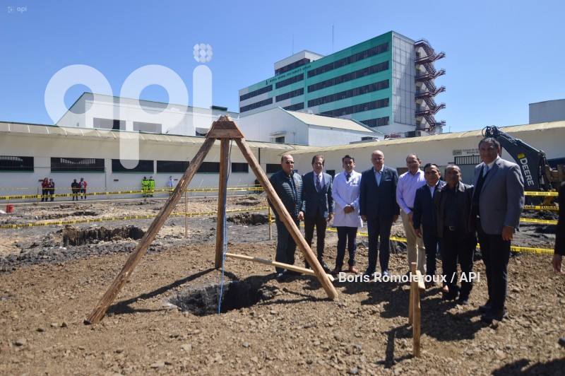 Fotografías | Salud | CUENCA-COLOCACION PRIMERA PIEDRA IESS